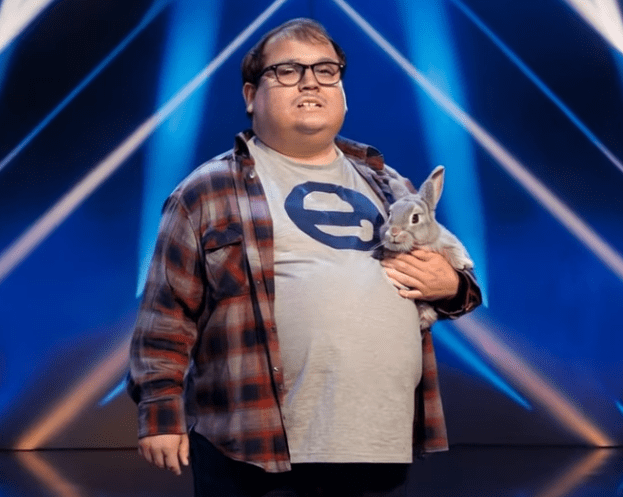 They Laughed at His Appearance… But Seconds Later, the Room Fell Silent ...