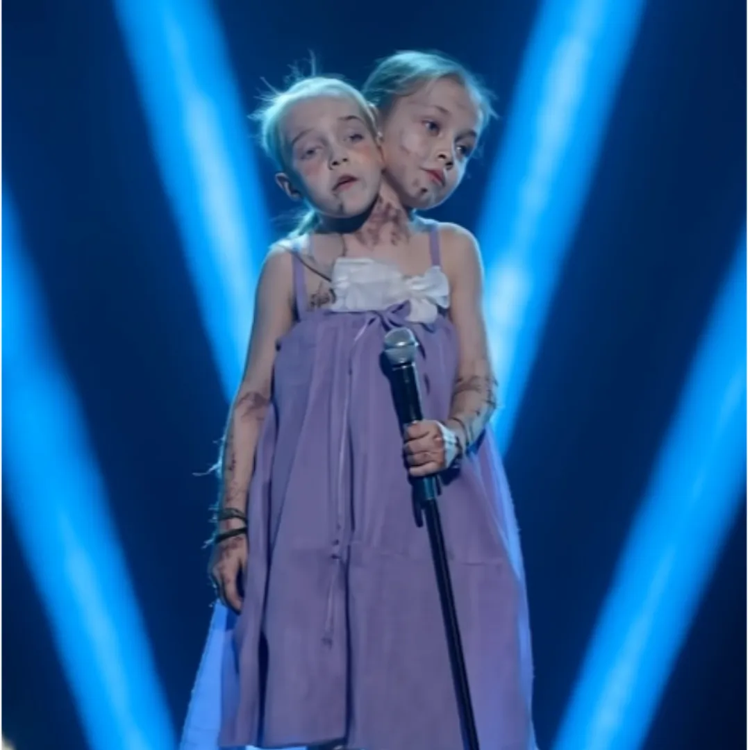Emotional AGT Performance by Conjoined Twins Leaves Audience Deeply ...