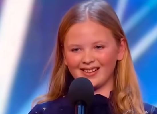 Beau Dermott is Amanda Holden’s golden girl | Check Full Video In Comments - Look-here